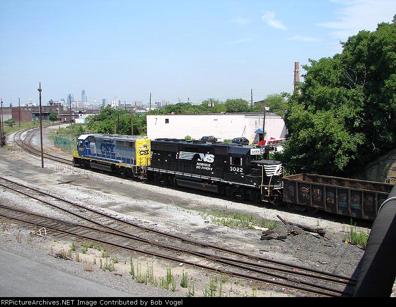 NS 3022 & CSX 4415